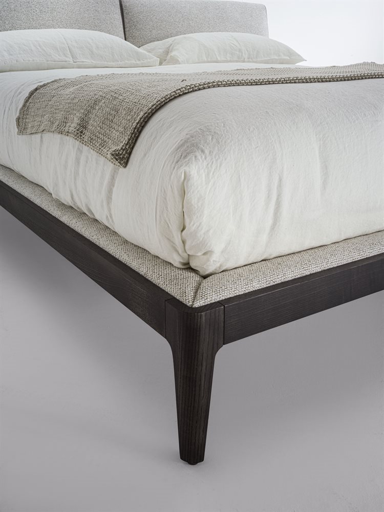 Ziggy Soft Bed by Porada - Bed with solid ash and canaletta walnut ...